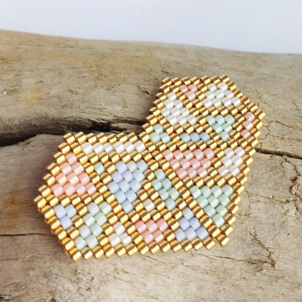 DIY Brick Stitch débutant : cœur pastel façon origami