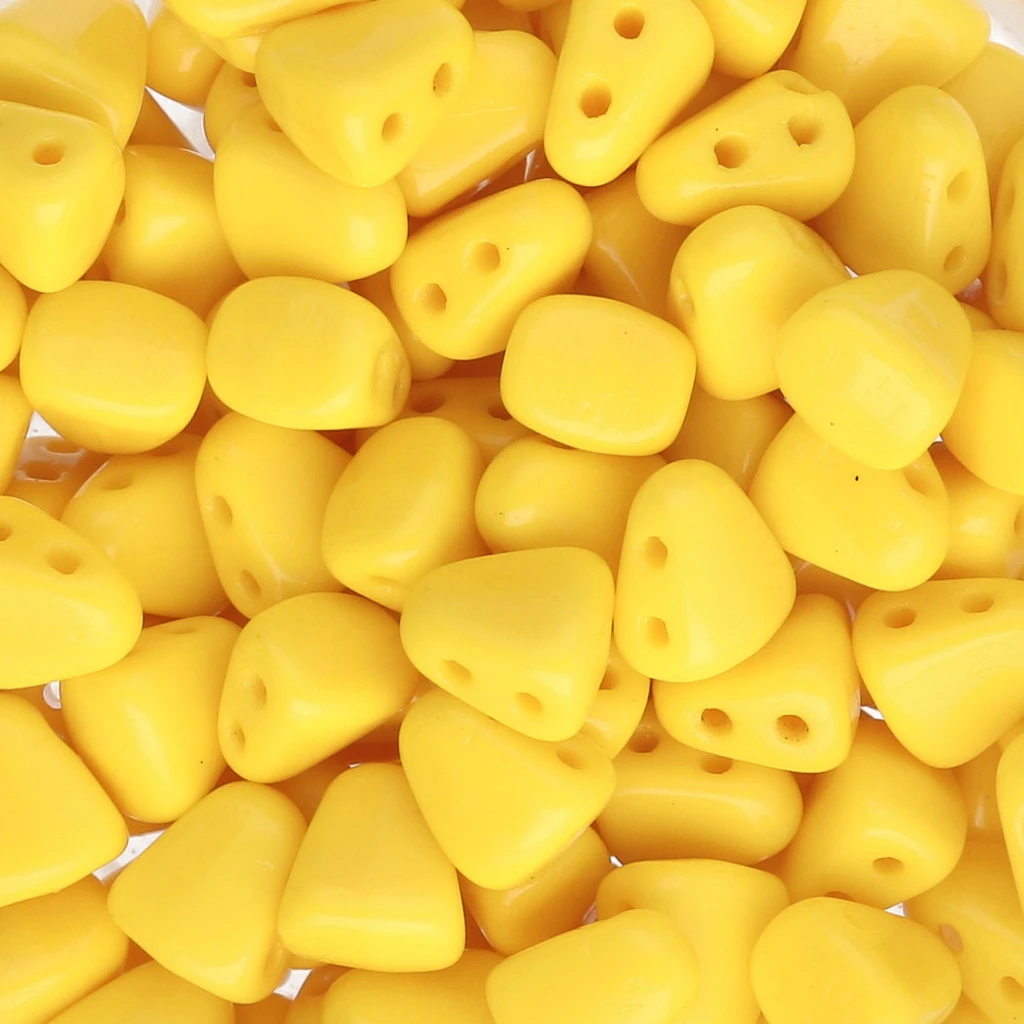 Perles en verre tchèque deux trous Nib-Bit 6x5 mm - Opaque Yellow x10g ...