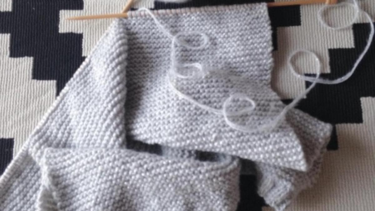 Comment tricoter une maille endroit (point mousse)