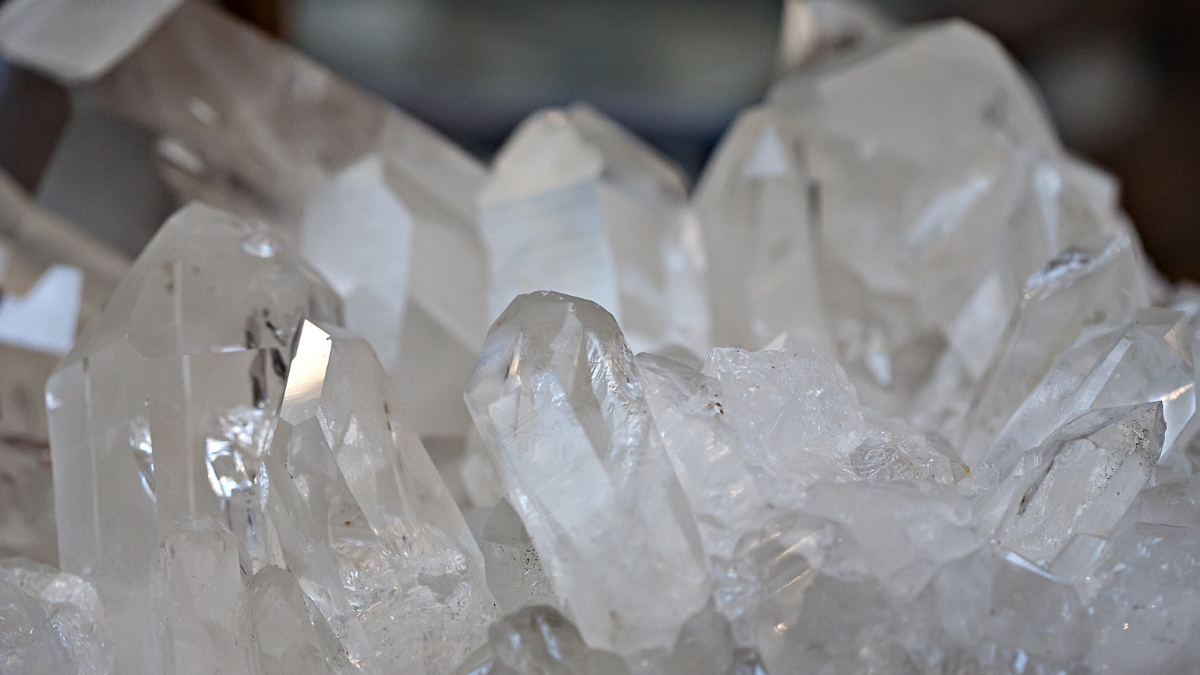 Cristal de roche - propriétés, vertus et bienfaits