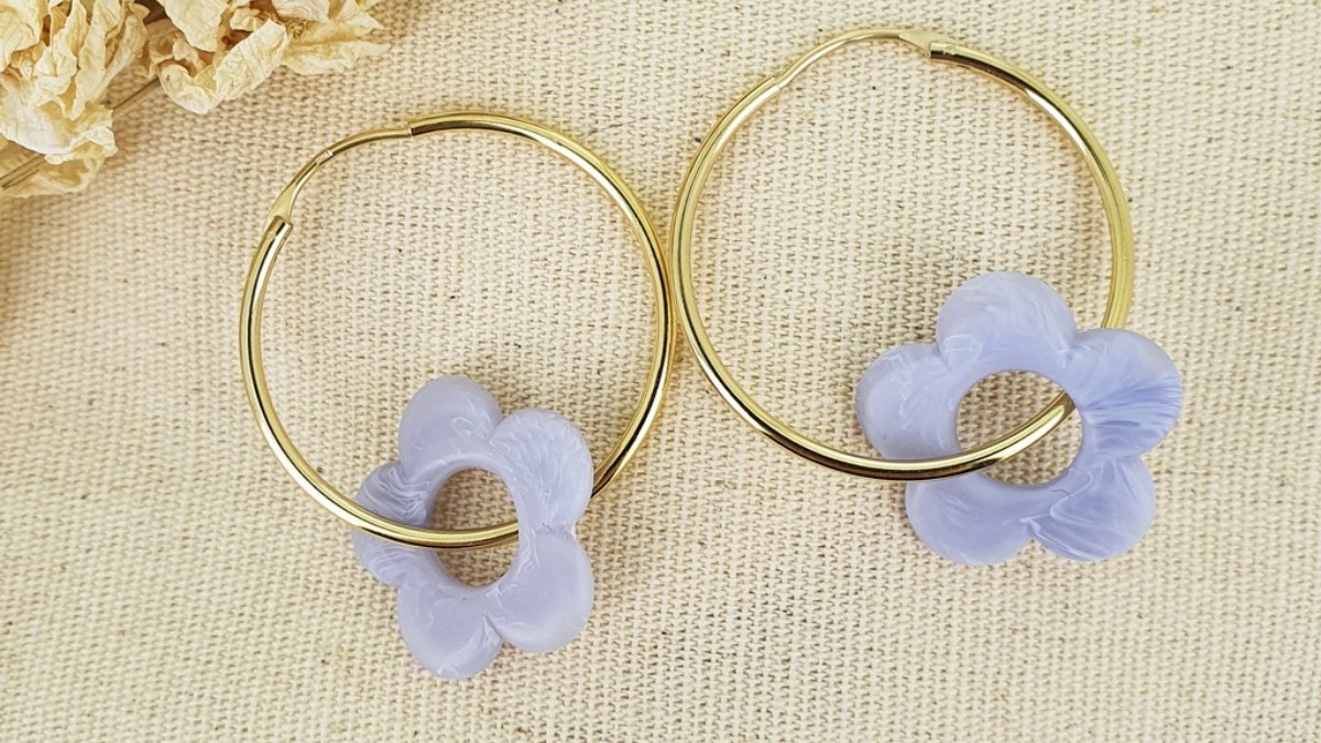 Fabriquer des boucles d'oreilles fleurs DIY